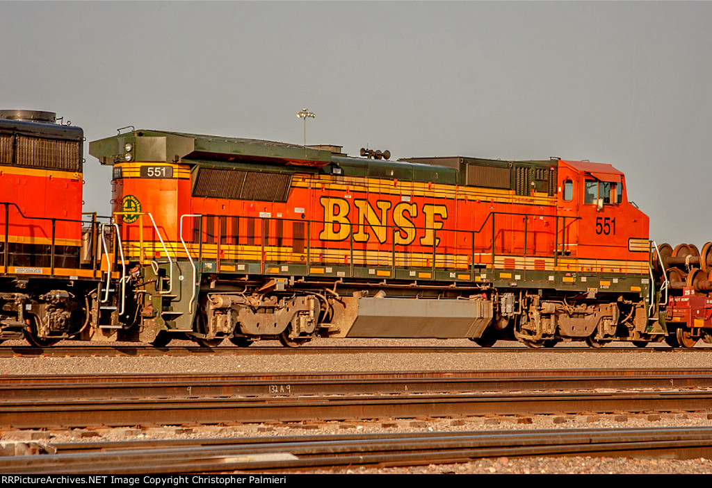 BNSF 551